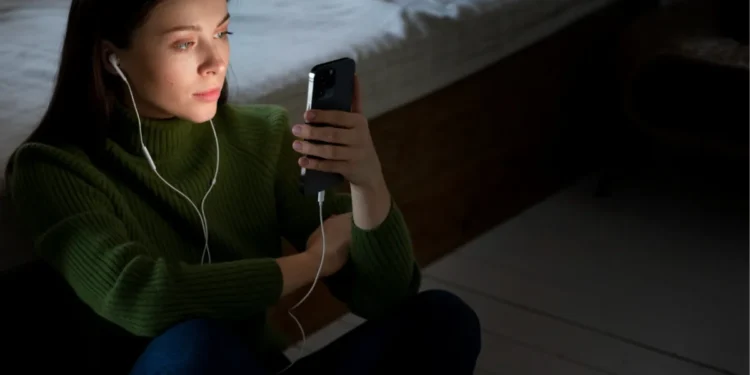 Internet Addiction Disorder: What is it? Symptoms and Prevention Explained